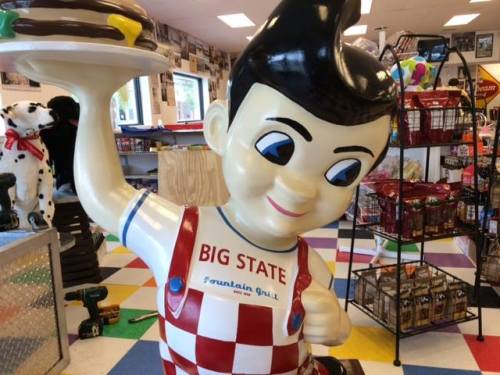 Big State Drug in Irving reopens as 50s style diner Big State Fountain ...