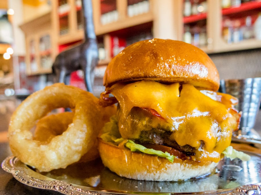 John Tesar's Royale Magnificent Burgers opens with burgers, shakes ...